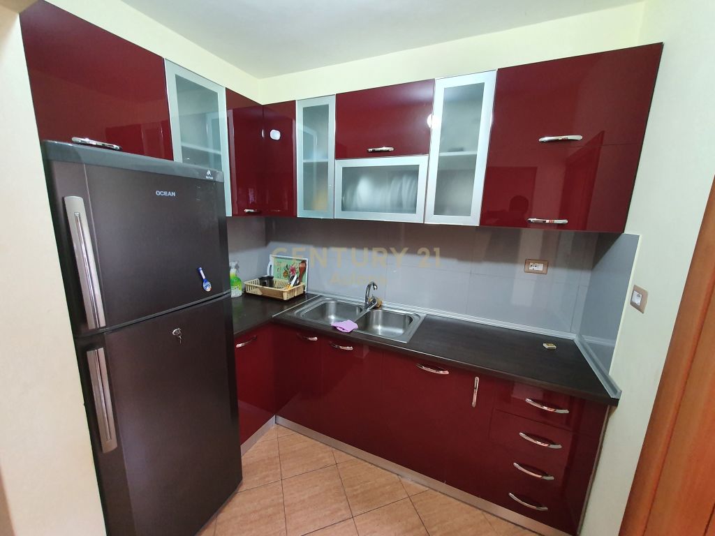 SHITET APARTAMENT 1+1 PRANE SHKOLLES "MARIGO POSIO" - Century 21 Albania