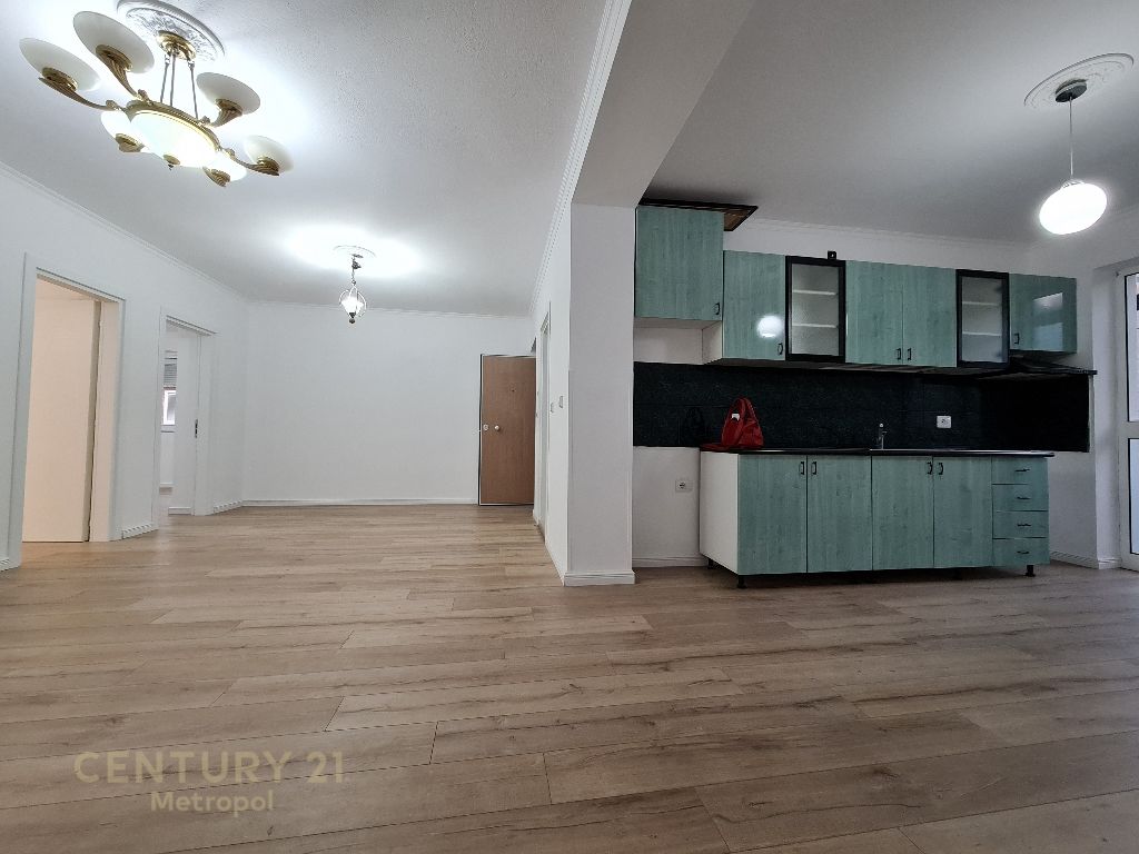 SHITET APARTAMENT 2+1 te MEDRESEJA! - Century 21 Albania SHITET APARTAMENT 2+1 te MEDRESEJA! - Century 21 Albania