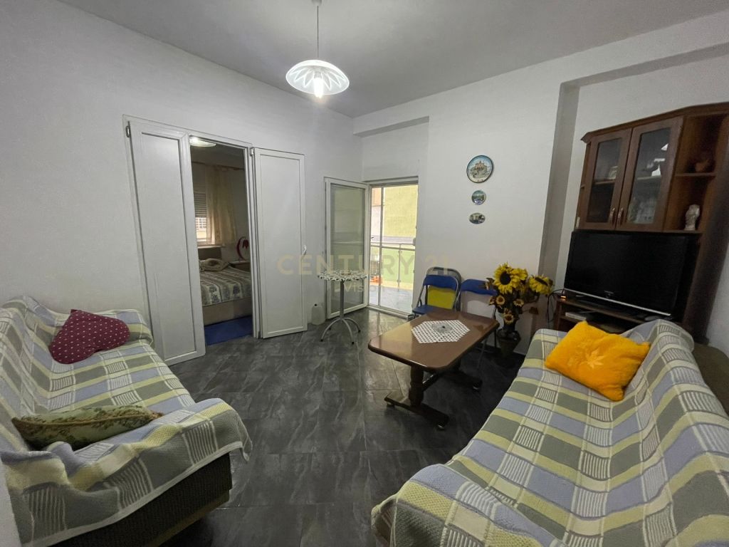 SHITET 1+1 NE SHENGJIN - Century 21 Albania