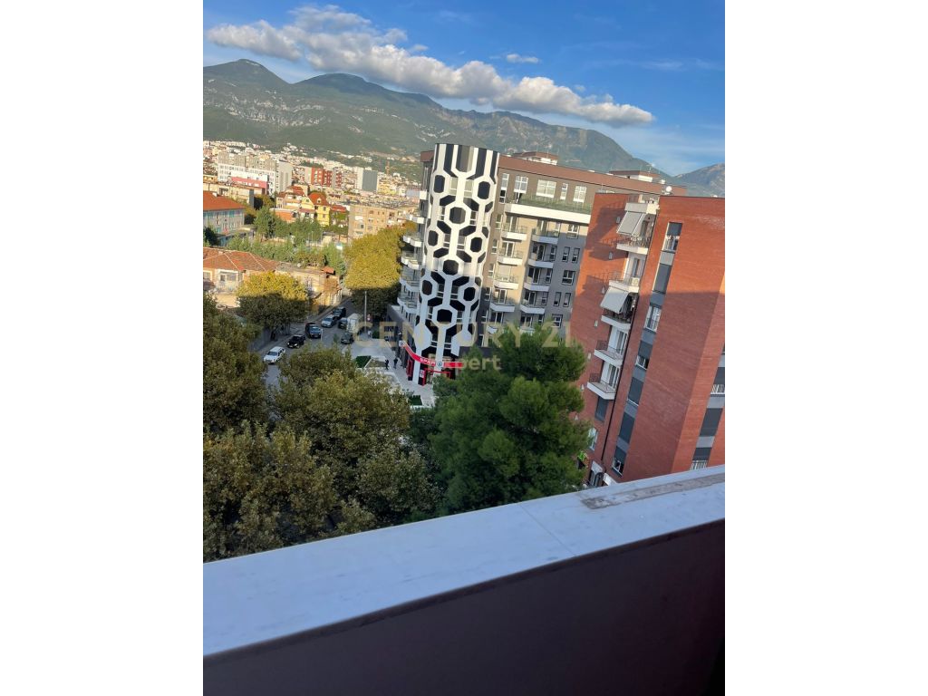 Jepet apartament me qira 1+1 Ali Dem perballe Sparit - Century 21 Albania