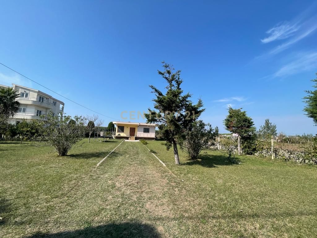 JEPET ME QERA SHTEPI PRIVATE NE SEKTOR RINIA ! - Century 21 Albania