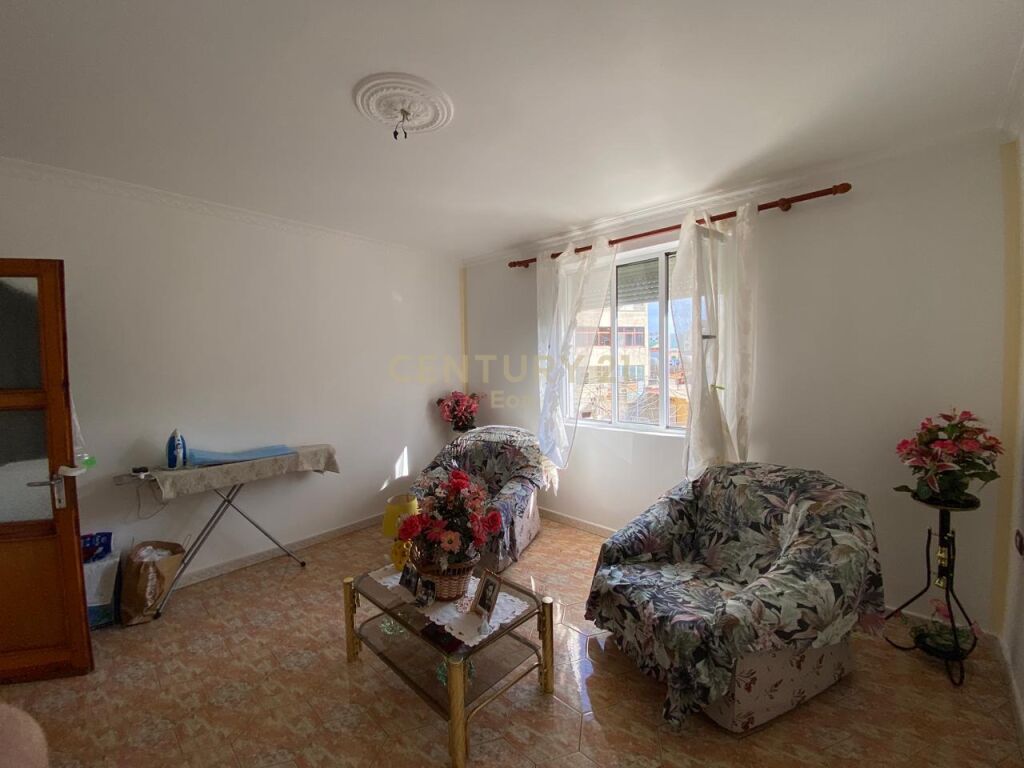 SHITET APARTAMENT + PAPAFINGO PRANE MUZEUT TE DESHMOREVE, DURRES ...
