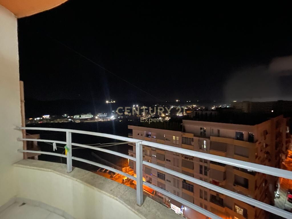 JAPIM APARTAMENT 2+1 ME QIRA TEK KOMPLEKSI FRATARI !! - Century 21 Albania