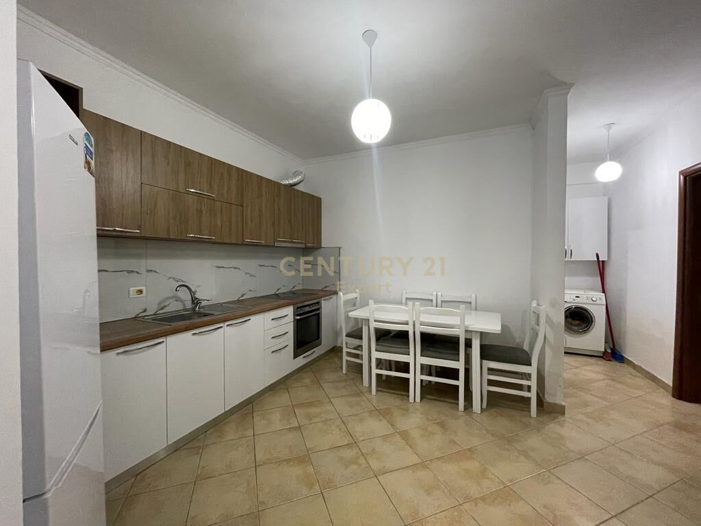 JAPIM APARTAMENT 2+1 ME QIRA TEK KOMPLEKSI FRATARI !! - Century 21 Albania