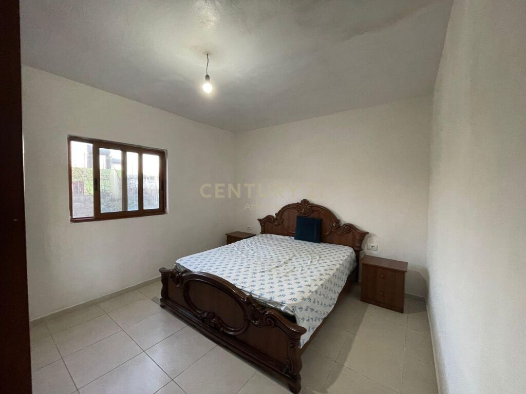 JEPET ME QERA SHTEPI PRIVATE NE SEKTOR RINIA ! - Century 21 Albania