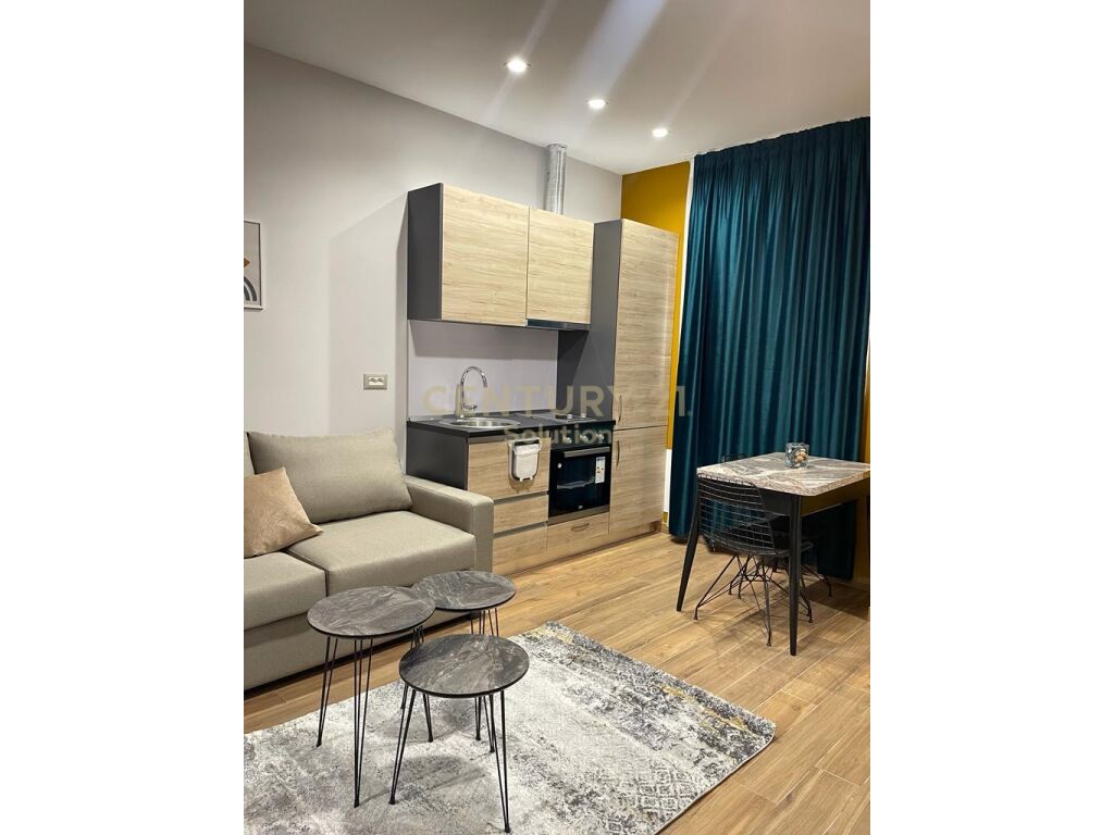 JEPET ME QIRA GARSONIERE TEK VARRI BAMIT! - Century 21 Albania