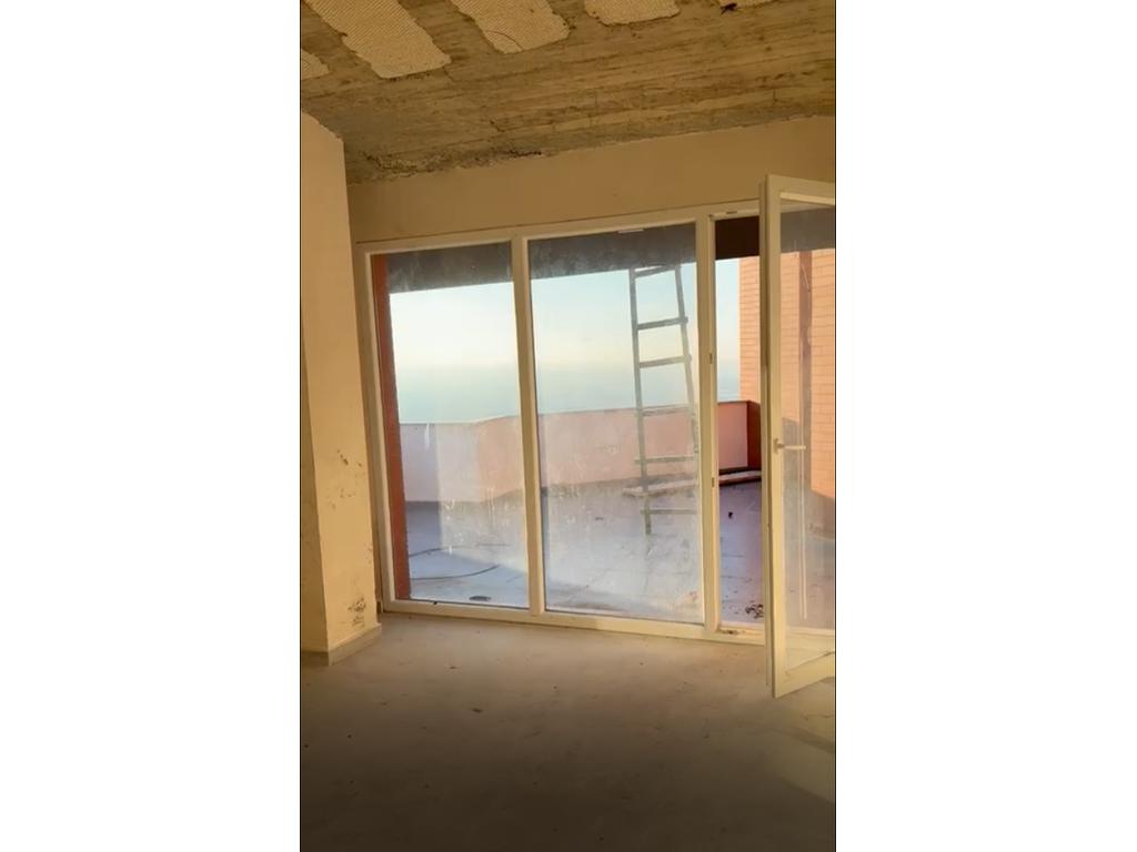 Apartament 3+2+1 Për Shitje në Fresku, Tiranë - Century 21 Albania