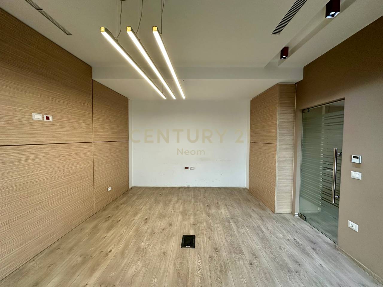 ZYRE MODERNE PER QIRA TEK PARK GATE RESIDENCE - Tirane, Rruga e ...