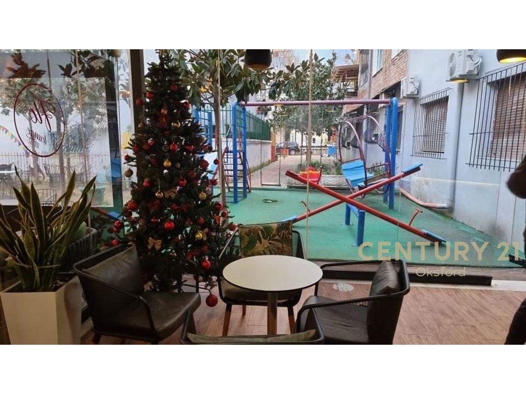 JAPIM ME QIRA AMBIENT BAR-KAFE TEK MYSLYM SHYRI! - Century 21 Albania