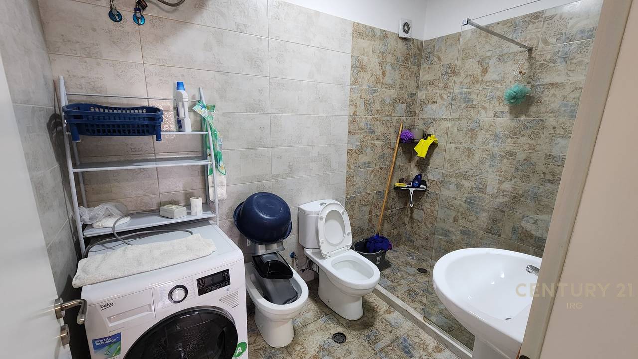 SHITET APARTAMENT 2+1 TEK 21 DHJETORI ! - Tirane, 21 Dhjetori - Dua Shpi