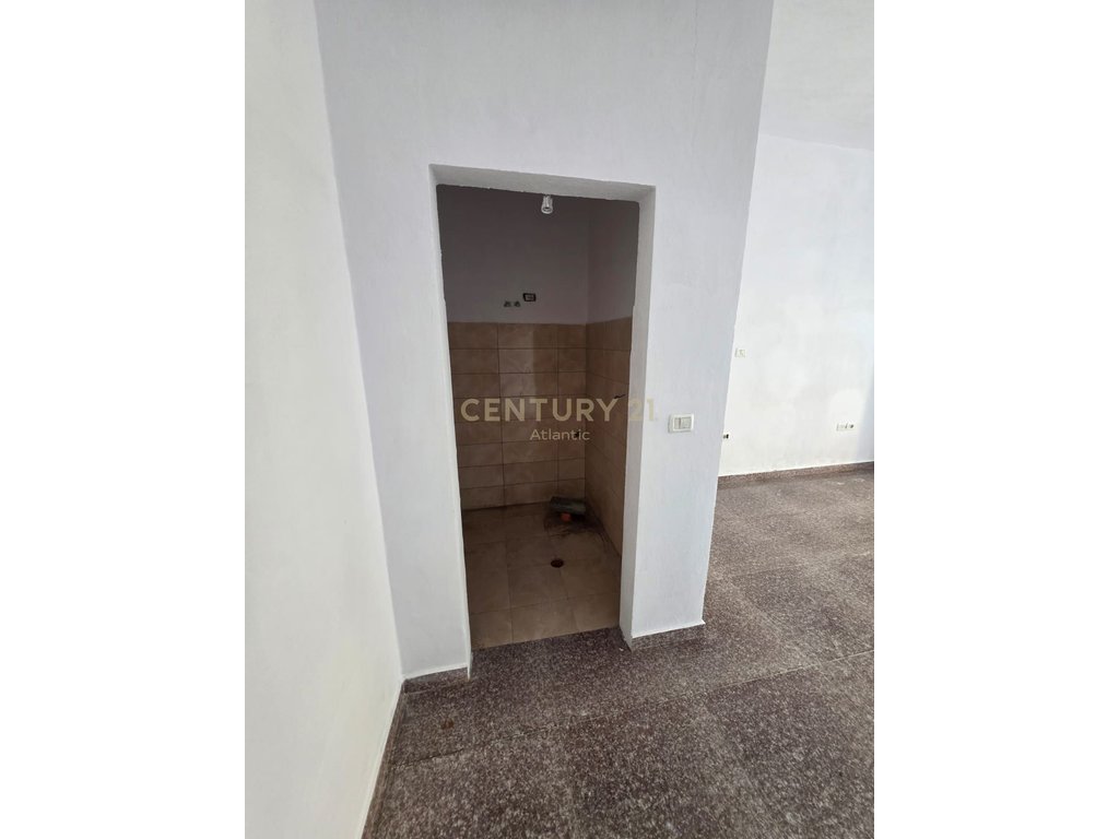 Ambient Komercial Në Shitje në Plazh Iliria, Durrës - Century 21 Albania