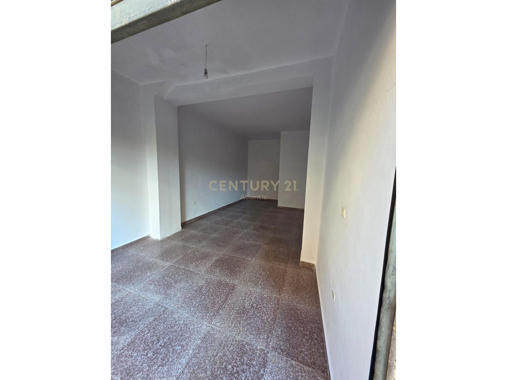 Ambient Komercial Në Shitje në Plazh Iliria, Durrës - Century 21 Albania