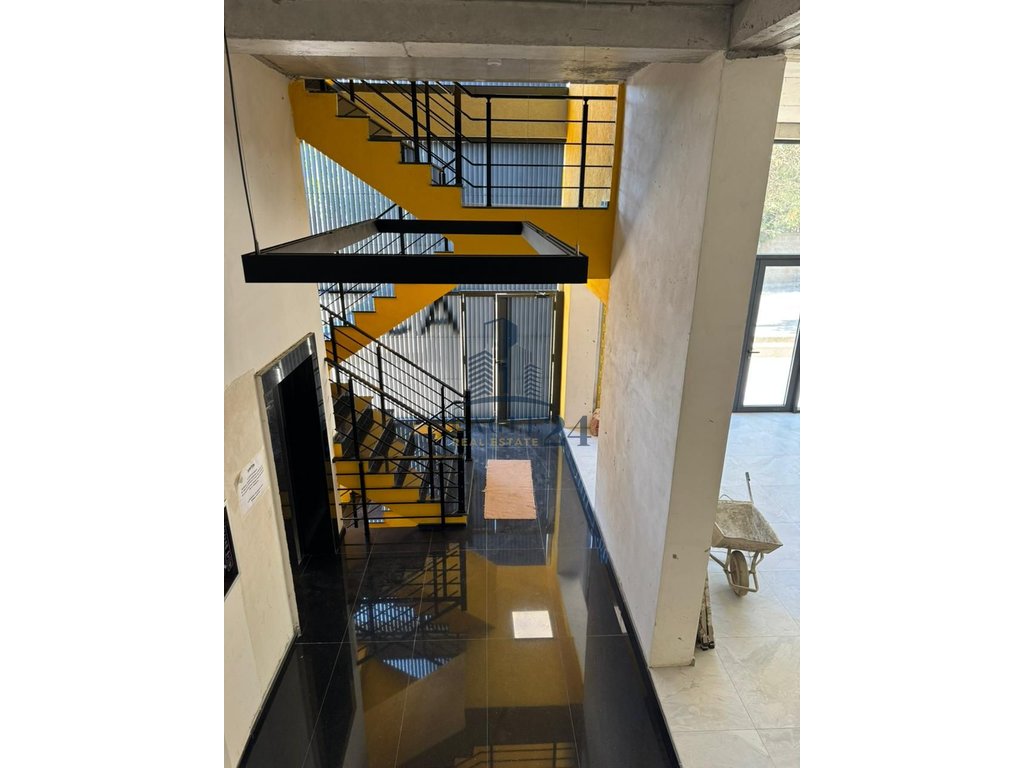 Ambient Shumëpërdorimësh Me Qira në Rruga 5 Maji, Tirana - 3000€ | 550 ...