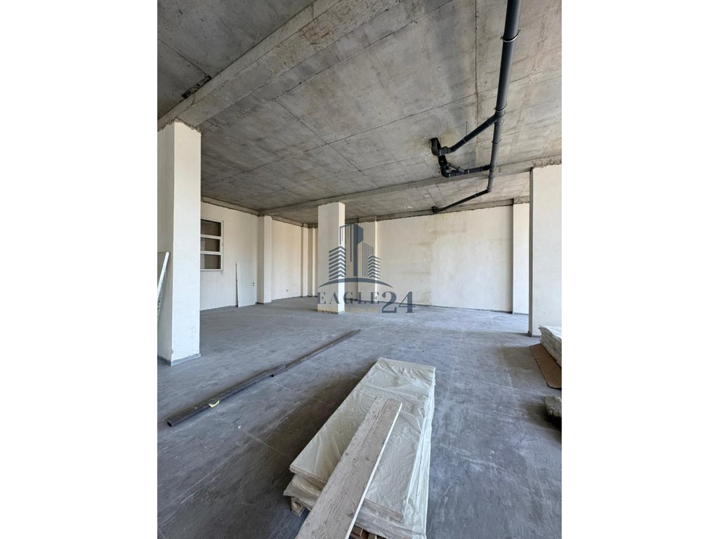 Ambient Shumëpërdorimësh Me Qira në Rruga 5 Maji, Tirana - 3000€ | 550 ...