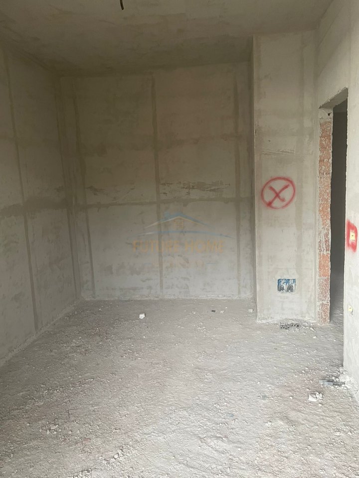 Shitet, Apartament 1+1, Kompleksi Guce, Ish Parku i Autobuzave, Tirane ...