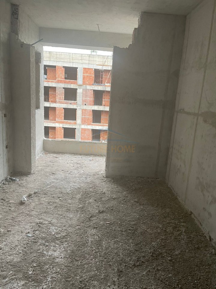 Shitet, Apartament 1+1, Kompleksi Guce, Ish Parku i Autobuzave, Tirane ...