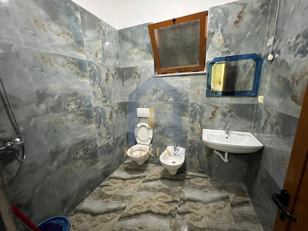 OKAZION! Shitet Vilë 2- katëshe në "Ali Dem" - Iliria24 Real Estate ...