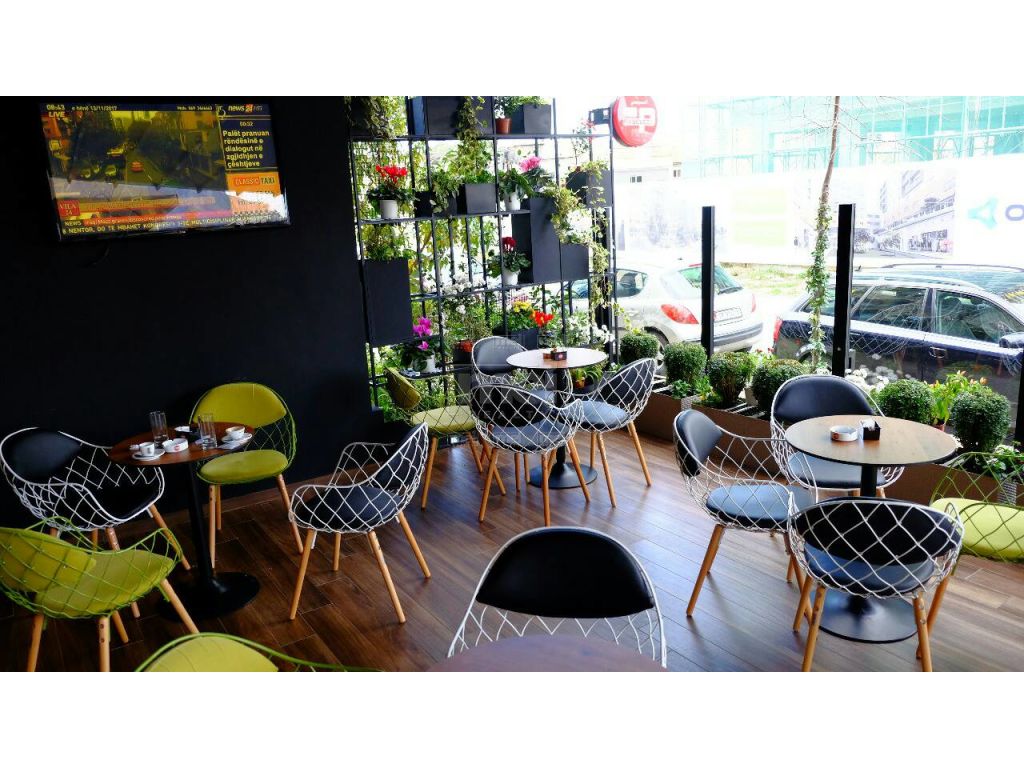 TEK RRUGA E DIBRES SHITET LOKAL BARE-KAFE - Mei.al